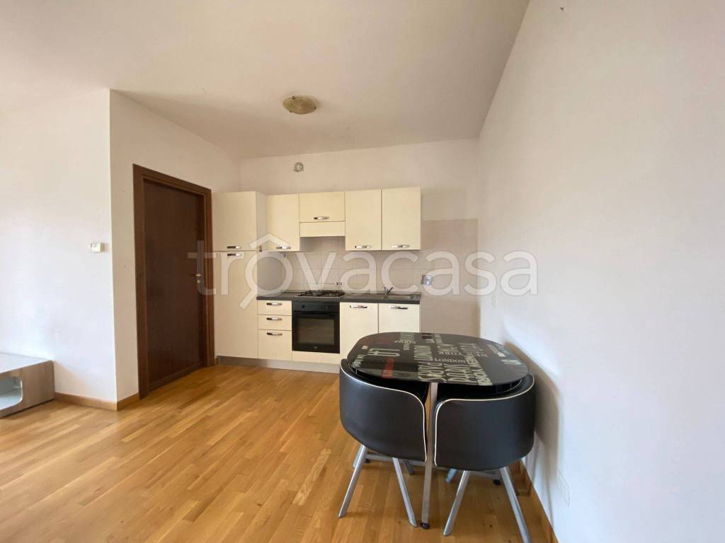 Appartamento in vendita ad Aprilia via Carroceto