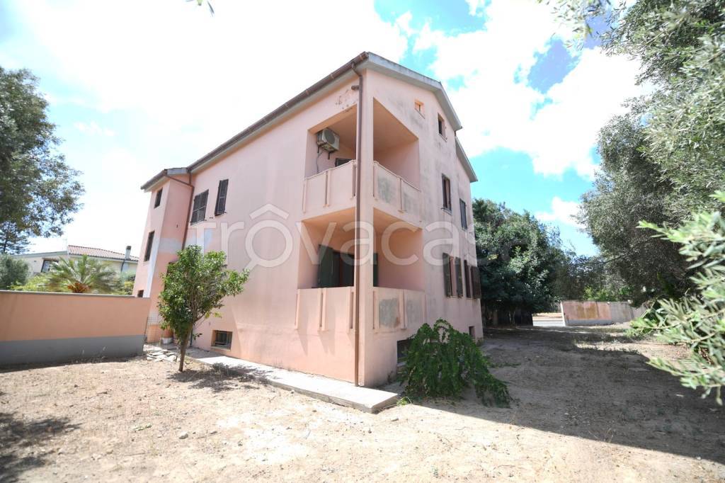 Villa Bifamiliare in vendita a Cagliari via Parigi