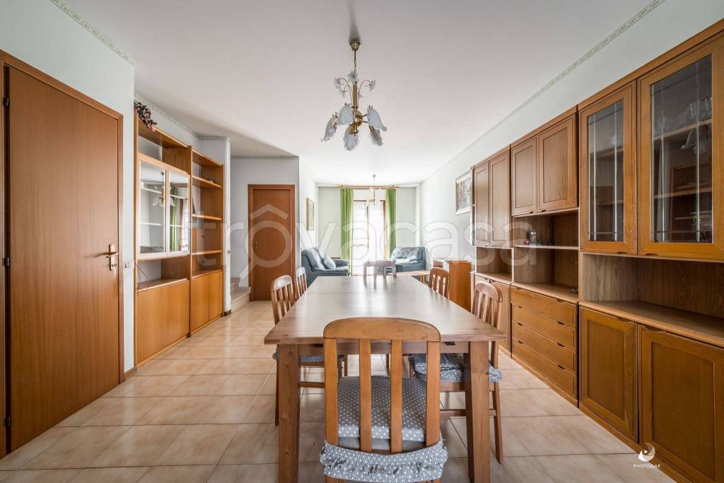 Villa a Schiera in in vendita da privato a Bibbiano via Vladimir Ilic Ulianov Lenin, 11