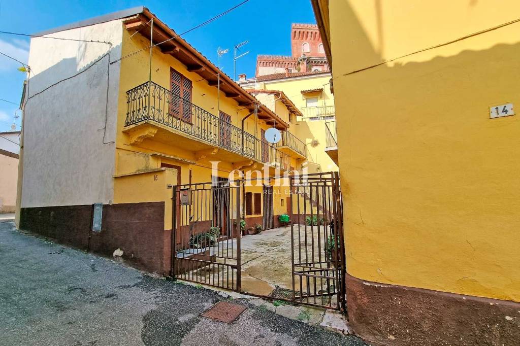 Villa in vendita a San Giorgio Monferrato via Cesare Battisti, 18