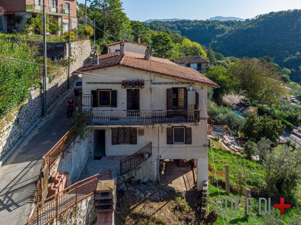 Villa Bifamiliare in vendita a Poggio San Lorenzo via Tiballi