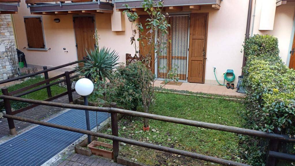 Appartamento in vendita a Clusone via Giacinto Gambirasio