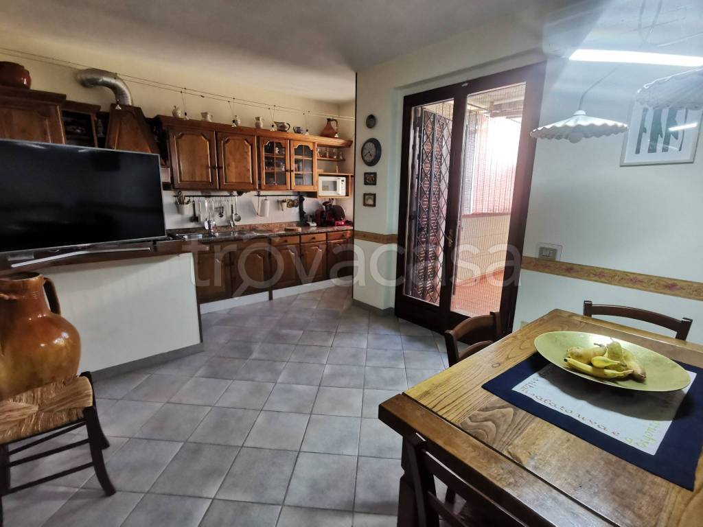 Villa in vendita a Prato via Brunetto Calamai