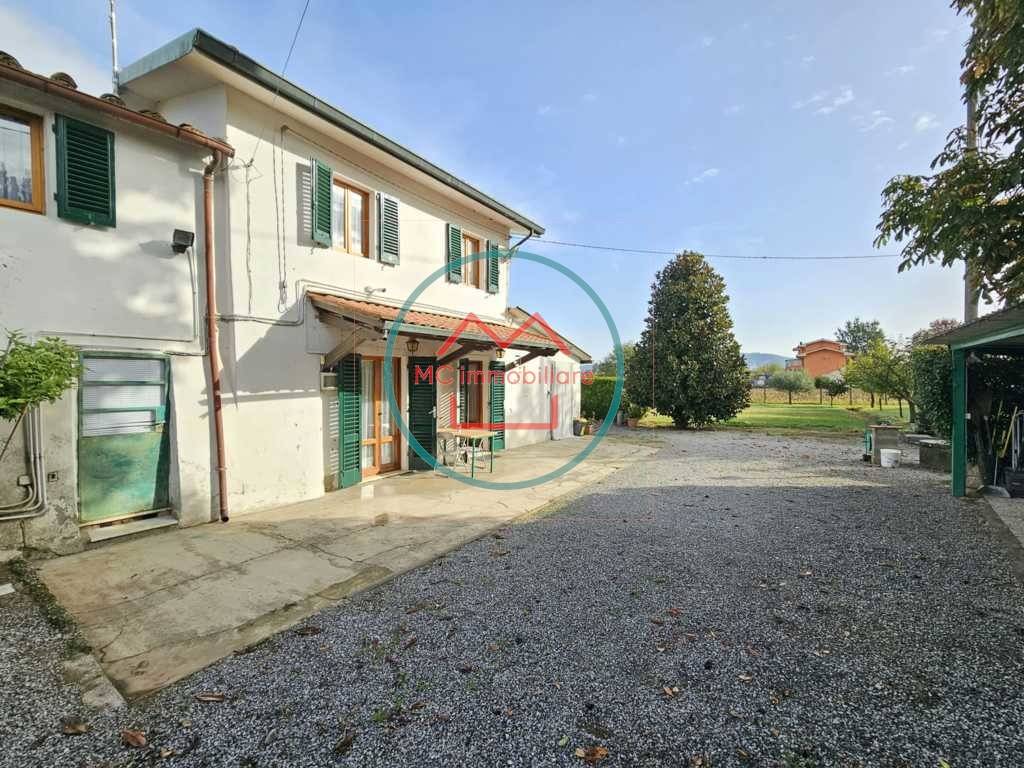 Casa Indipendente in vendita a Massa e Cozzile via Fratelli Rosselli