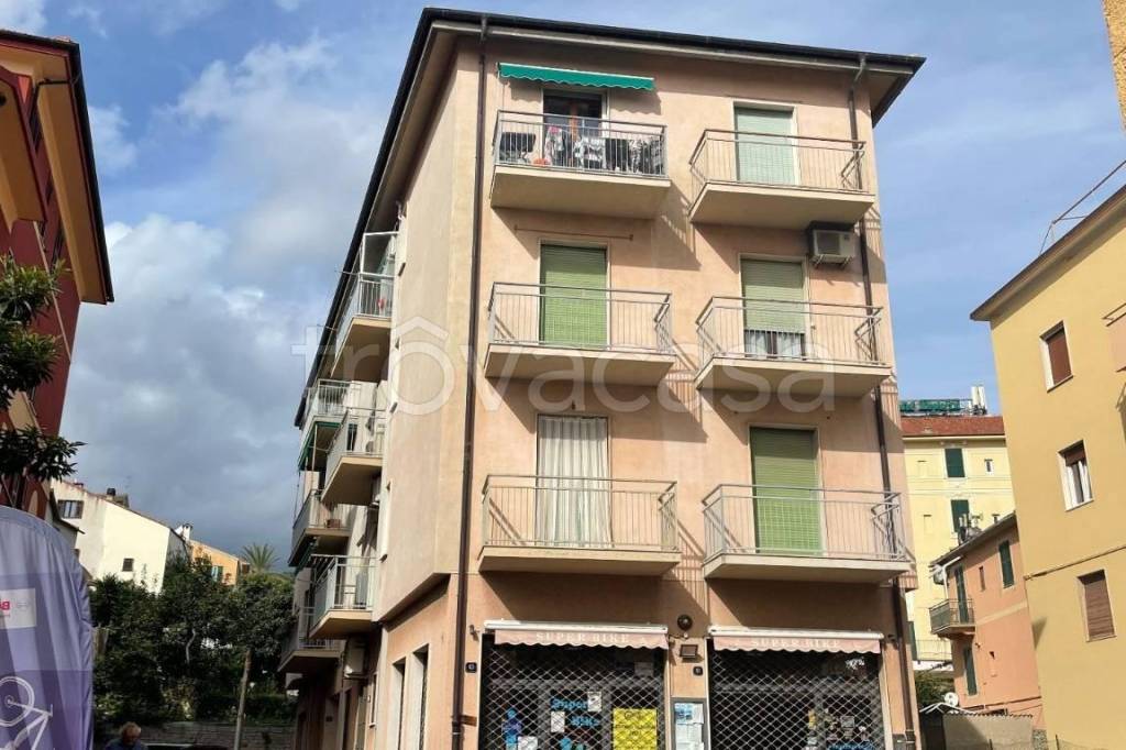 Appartamento in in vendita da privato a Spotorno piazza Aonzo