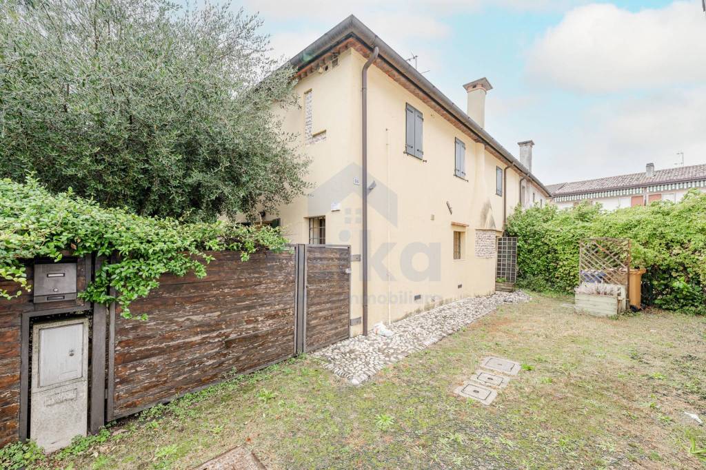 Villa Bifamiliare in vendita a Ponzano Veneto via Roma, 54