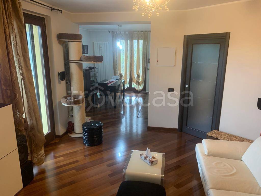 Villa Bifamiliare in vendita a Fabriano via Case Nuove, 4