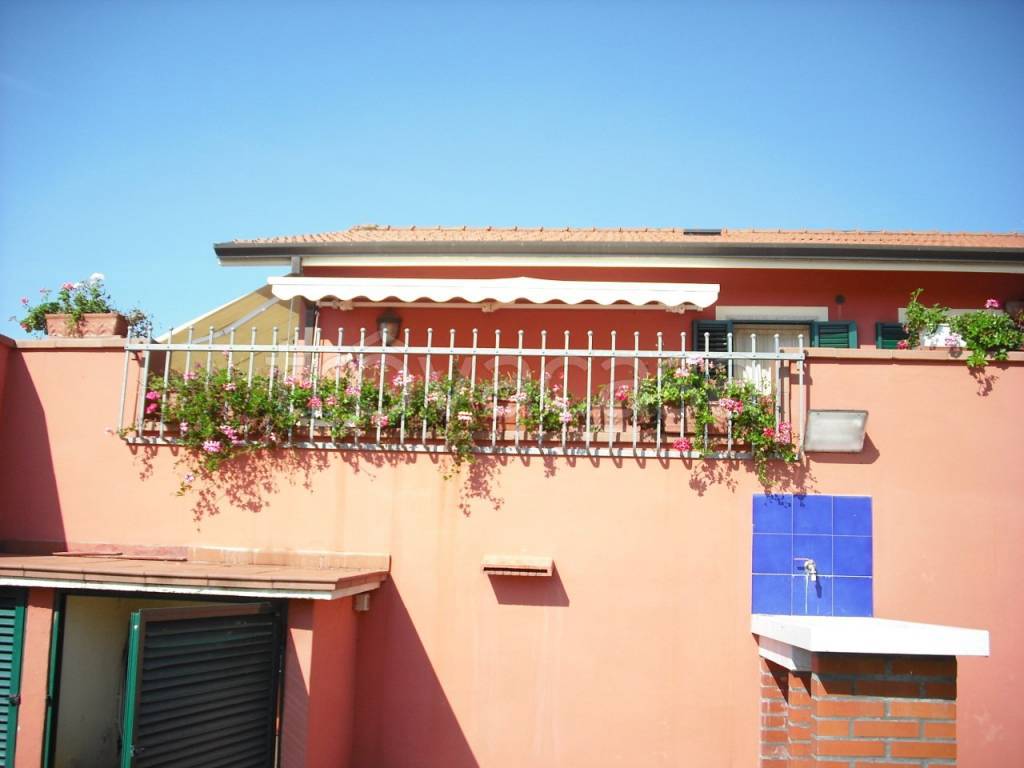 Villa in vendita a Sarzana via Giuncaro