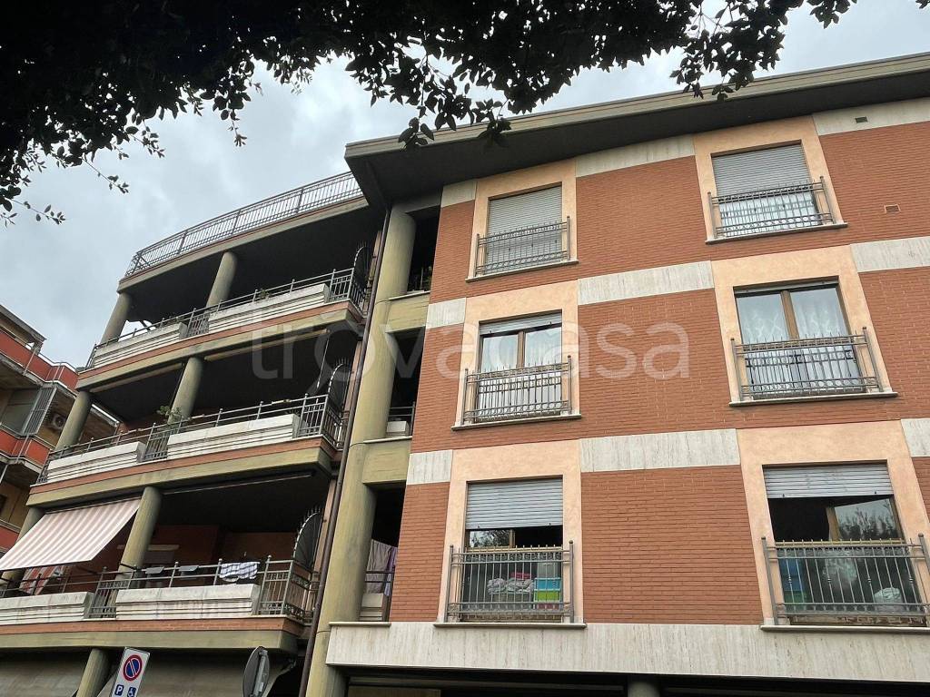 Appartamento in vendita ad Aprilia via delle Margherite, 73