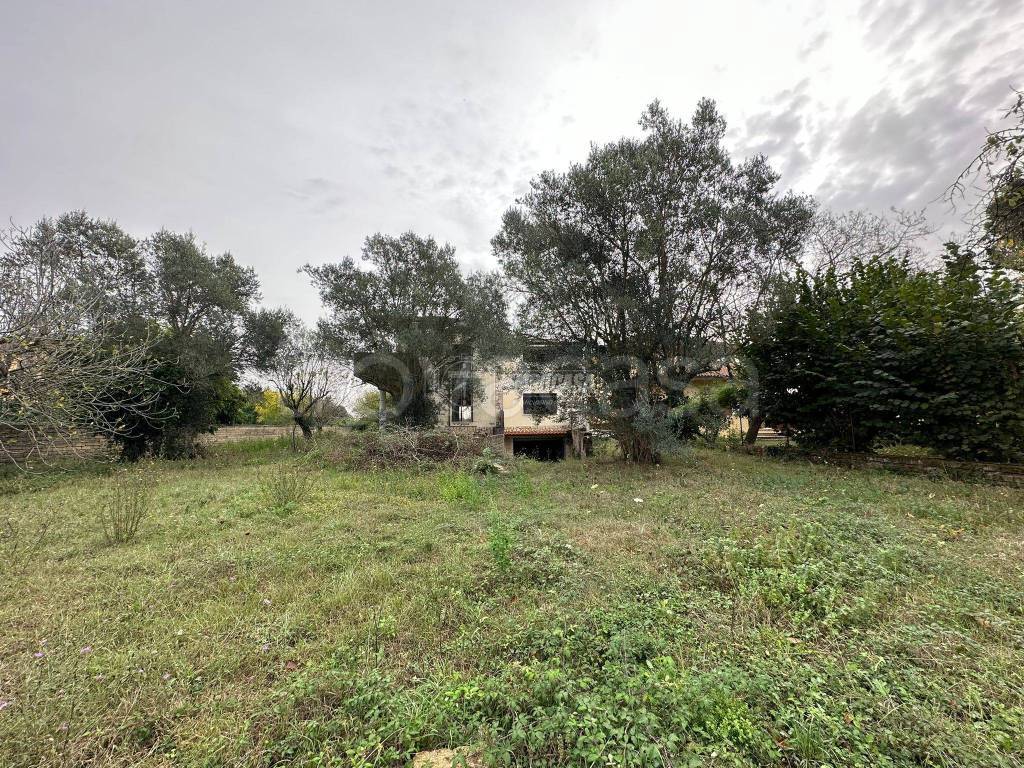 Villa in vendita ad Anguillara Sabazia via Boves