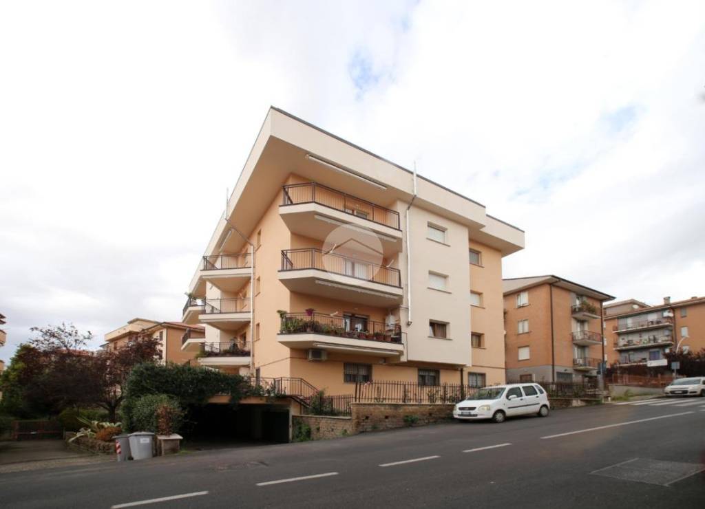 Appartamento in vendita a Viterbo via Gioacchino Rossini, 40