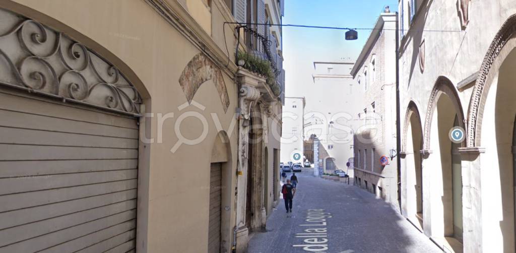 Appartamento all'asta ad Ancona via della Loggia