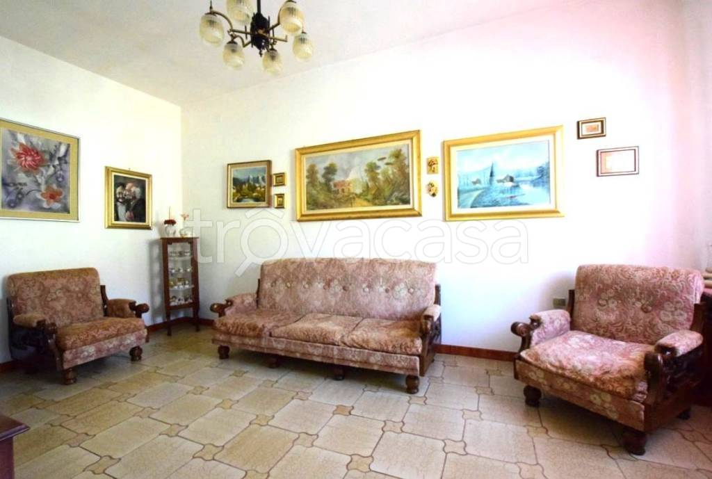 Casa Indipendente in vendita a Banari via laconi, 4