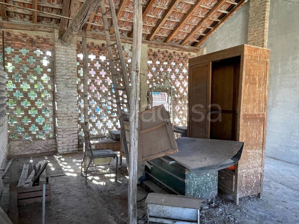 Rustico in vendita ad Aicurzio via Giovanni Bersan, 2