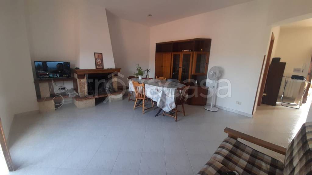 Appartamento in vendita a Colle di Tora via dello Sport