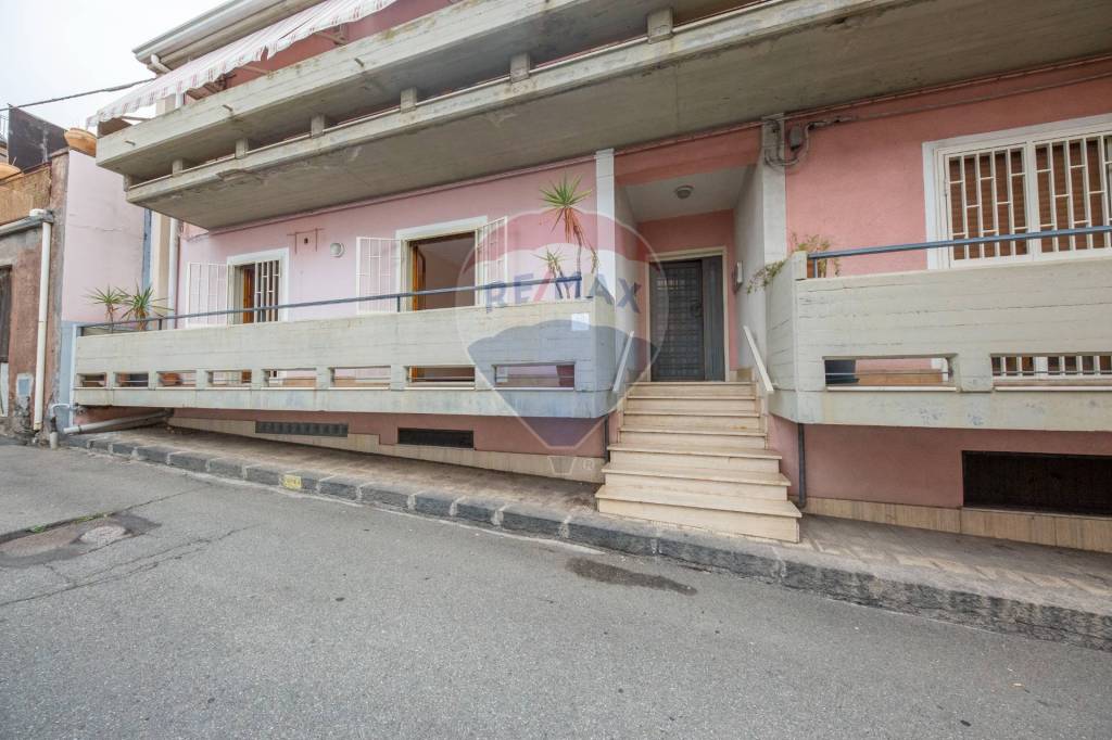 Appartamento in vendita ad Aci Castello via Aci Castello, 13