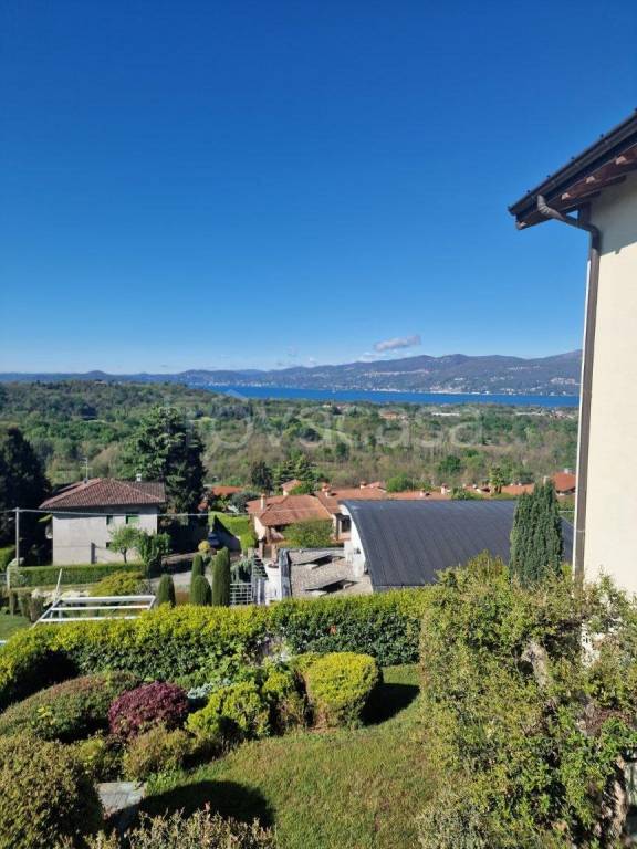 Appartamento in vendita a Besozzo via Trento, 50