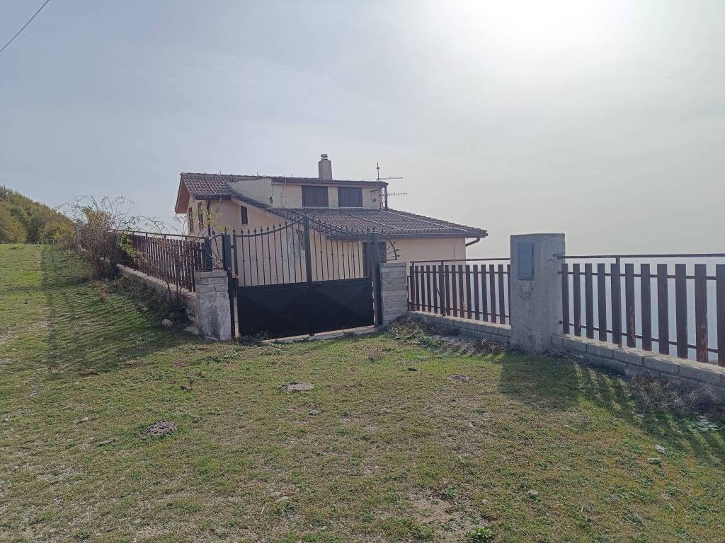 Villa in vendita a Serrone via delle Costellazioni