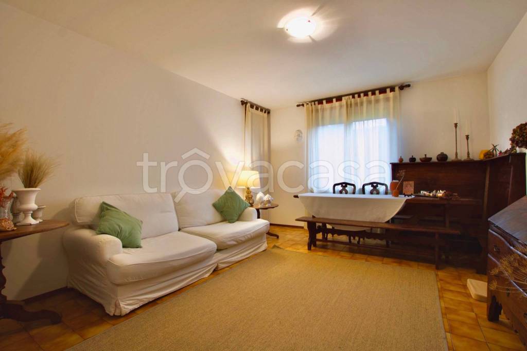 Appartamento in vendita a Biella via Piedicavallo, 22