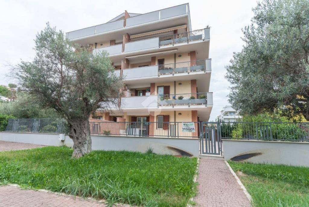 Appartamento in vendita a Roseto degli Abruzzi via f. Marcacci, 14