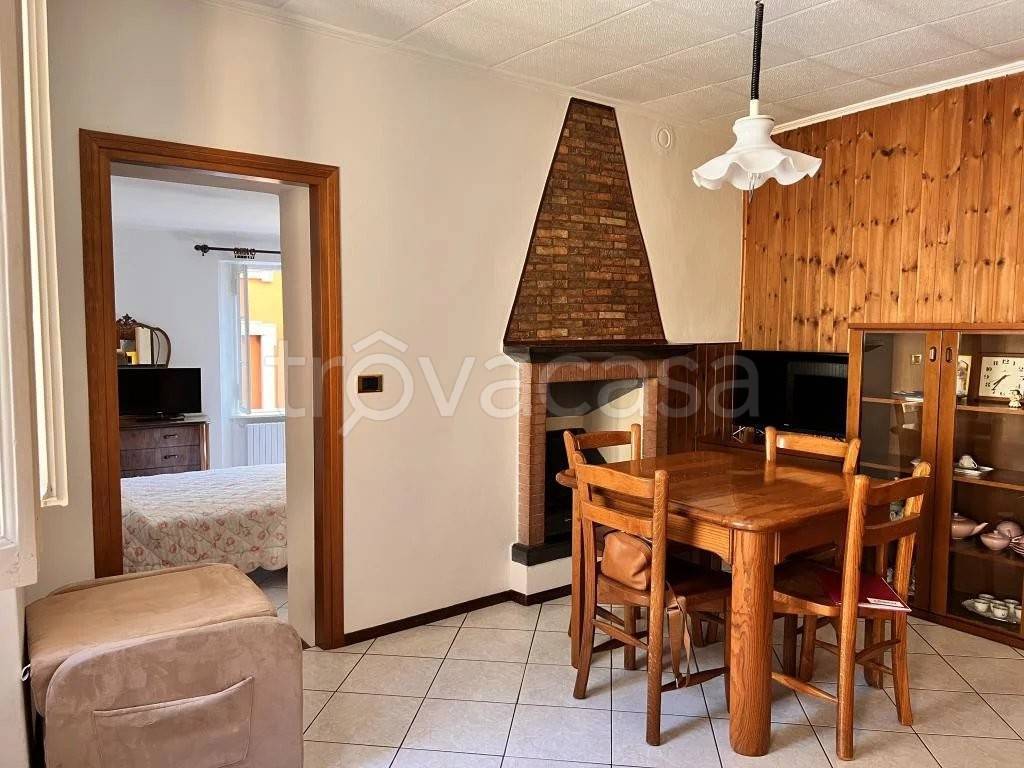 Casa Indipendente in vendita a Carate Urio