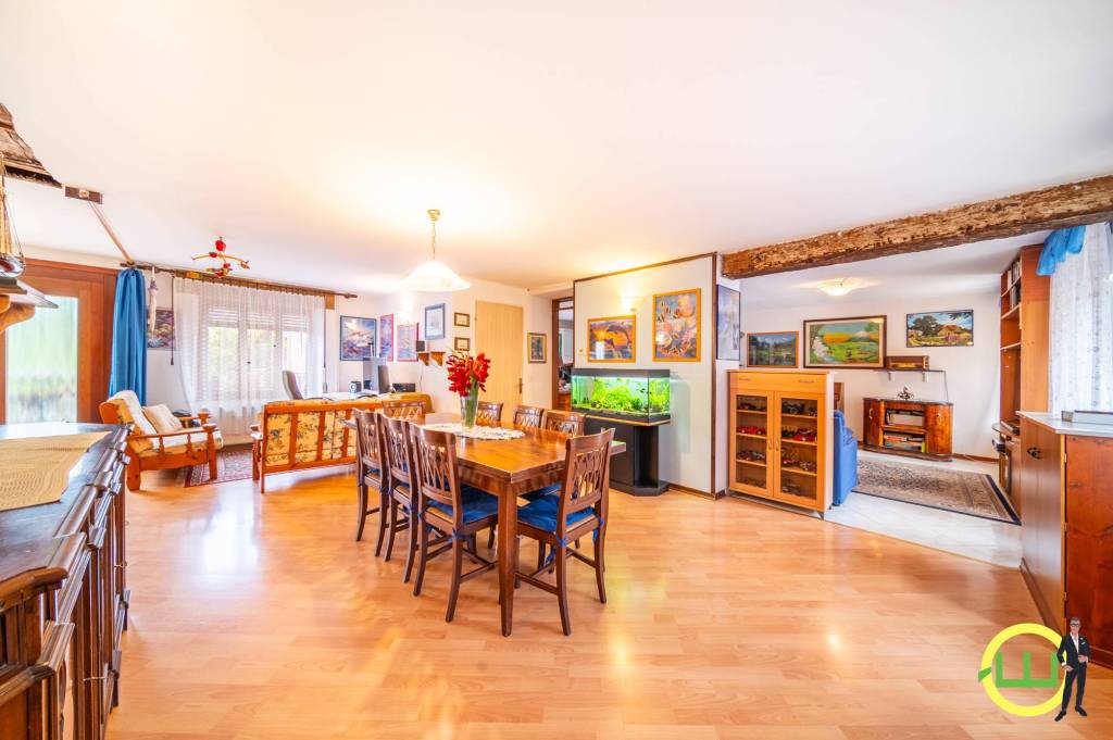 Casa Indipendente in vendita a Mereto di Tomba via Cesare Battisti, 9