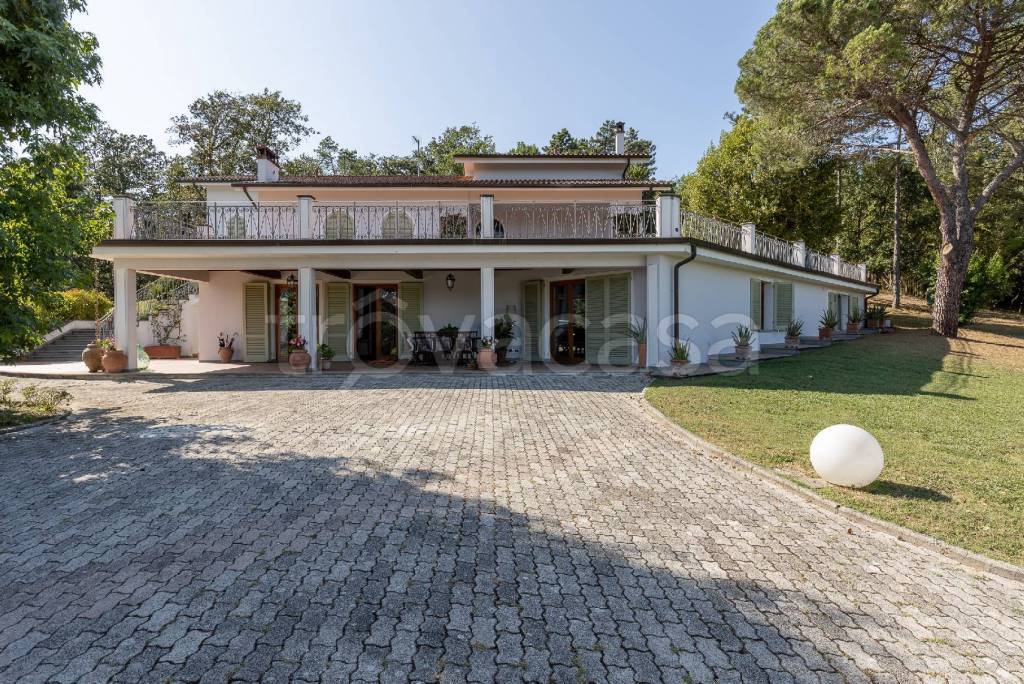 Villa in vendita a Lucca via di Sant'Alessio
