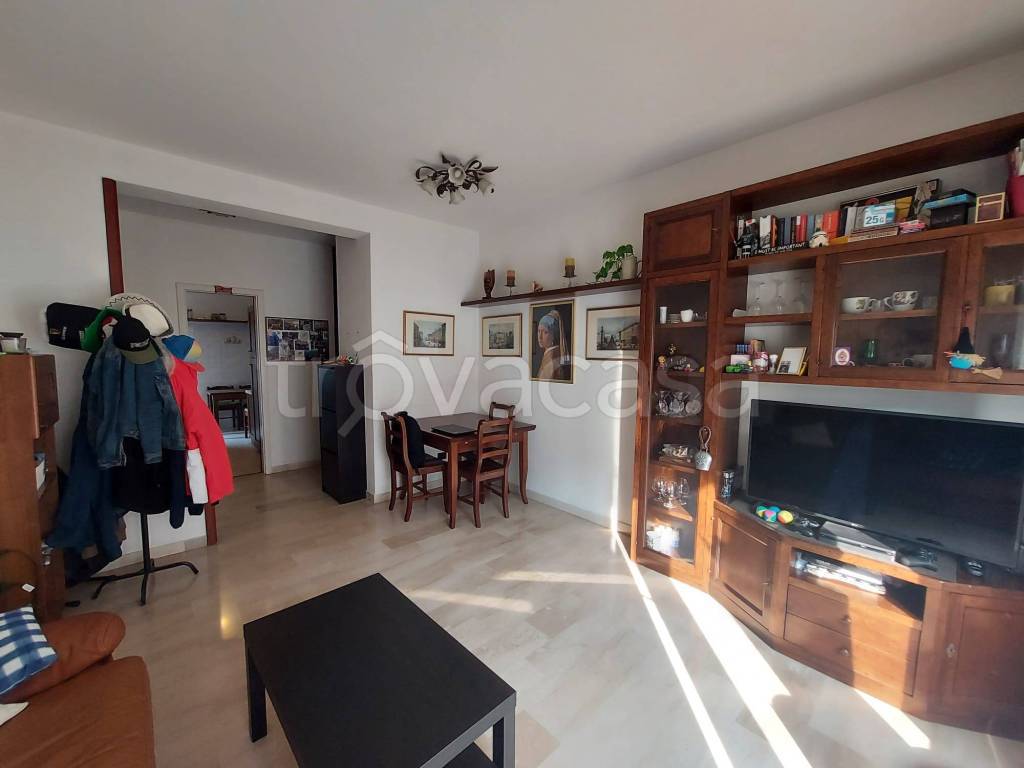 Appartamento in vendita a Trieste via Petronio, 6