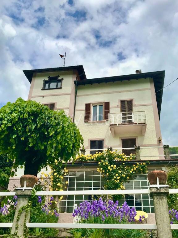 Villa in vendita ad Argegno