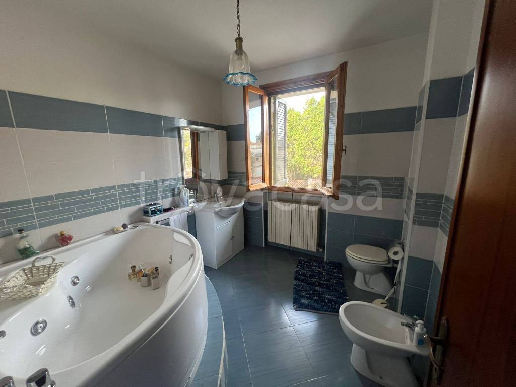 Villa a Schiera in vendita a Moglia via Giuseppe Garibaldi, 48