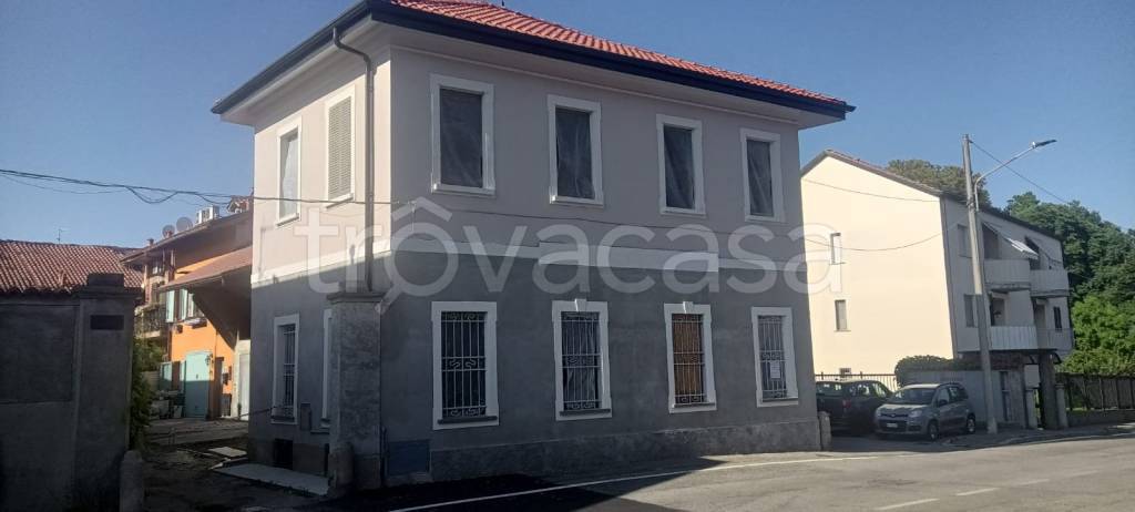 Casa Indipendente in vendita a Bernareggio via San Bartolomeo