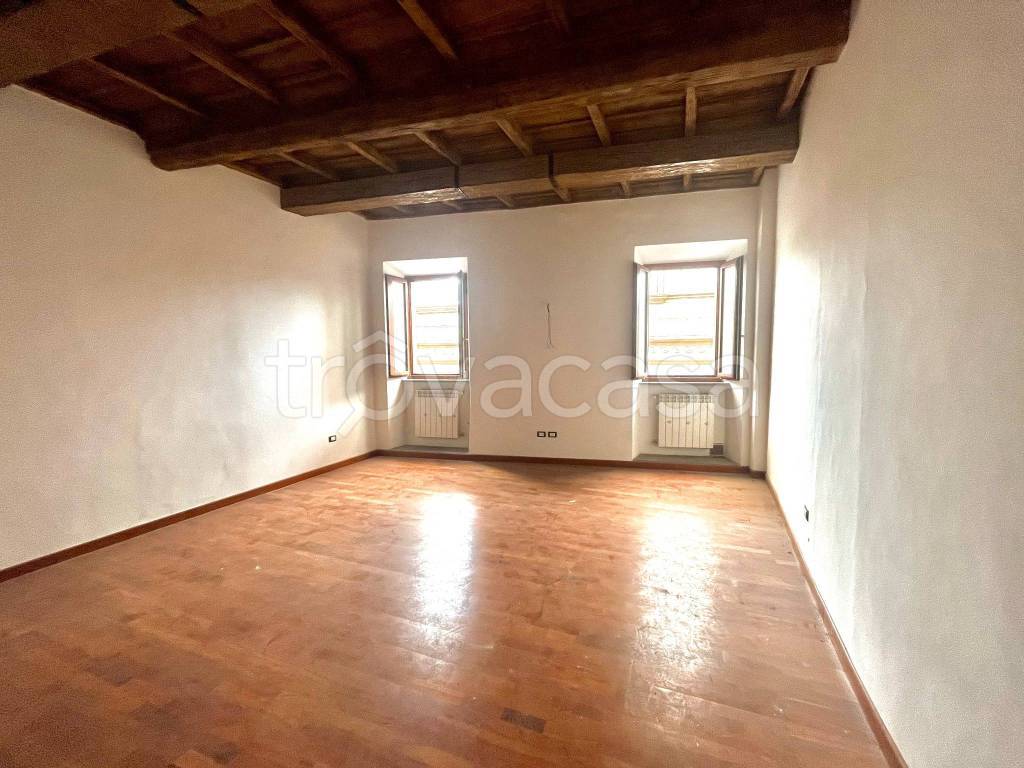 Appartamento in vendita a Viterbo via Orologio Vecchio