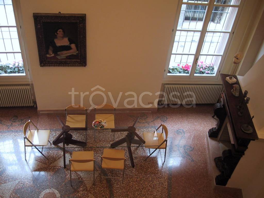 Appartamento in vendita a Bologna via Avesella