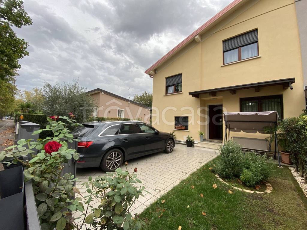 Villa Bifamiliare in vendita a Brescia villaggio Sereno Traversa 12