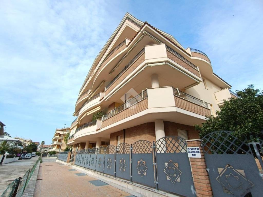 Appartamento in vendita a Tortoreto via Corradino d'Ascanio, 18