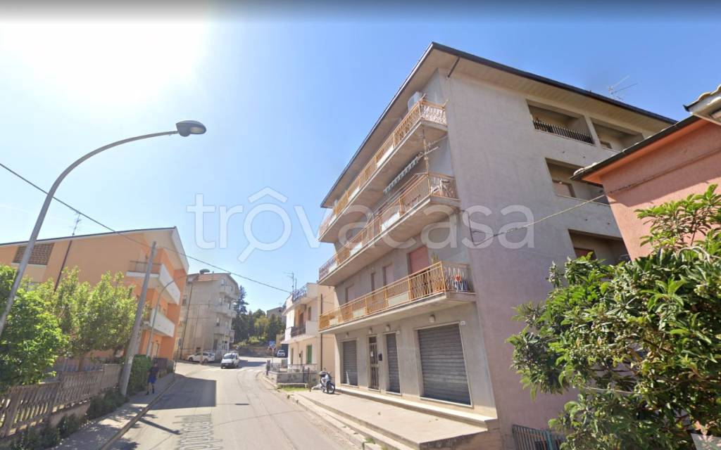 Appartamento all'asta a Loreto Aprutino via Aldo Moro angolo Via Cappuccini