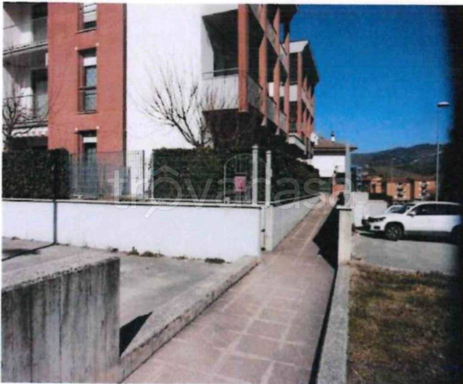 Appartamento all'asta a Castelraimondo via monte gemmo