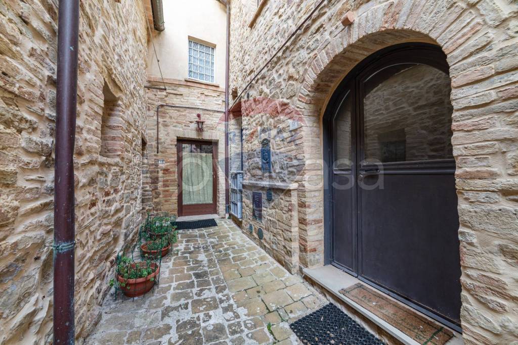 Appartamento in vendita a Cupramontana via Piane, 1