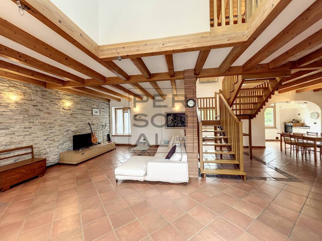 Appartamento in vendita a Mori mori