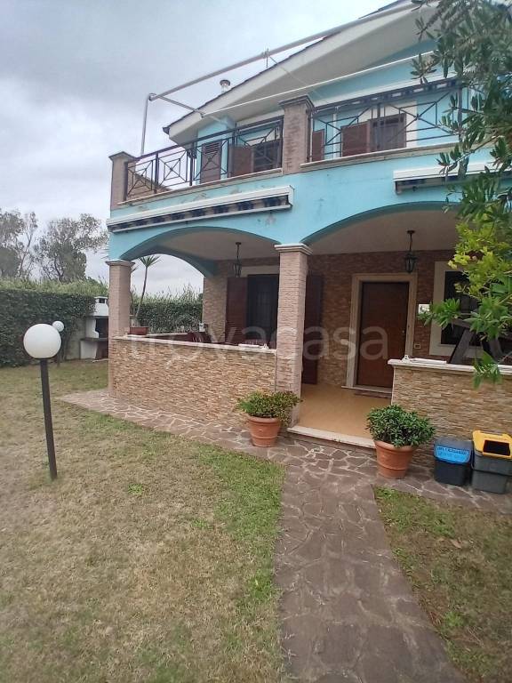 Villa Bifamiliare in vendita ad Anzio viale Acqua Marina