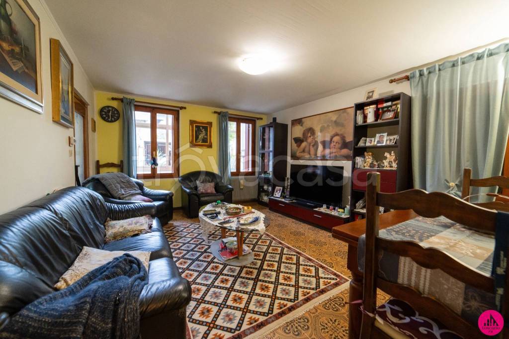 Villa a Schiera in vendita a Pordenone via Vallenoncello