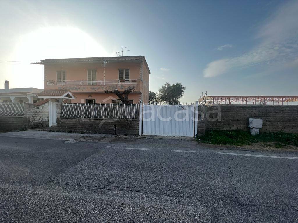 Villa in vendita ad Aprilia via Le Salzare