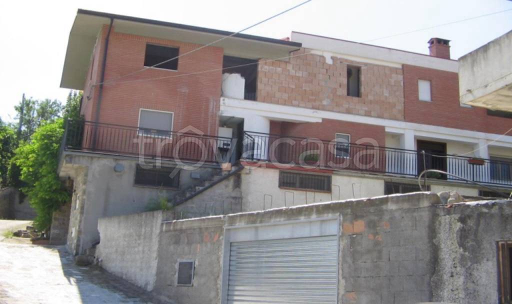 Appartamento all'asta a Cersosimo via paragiano