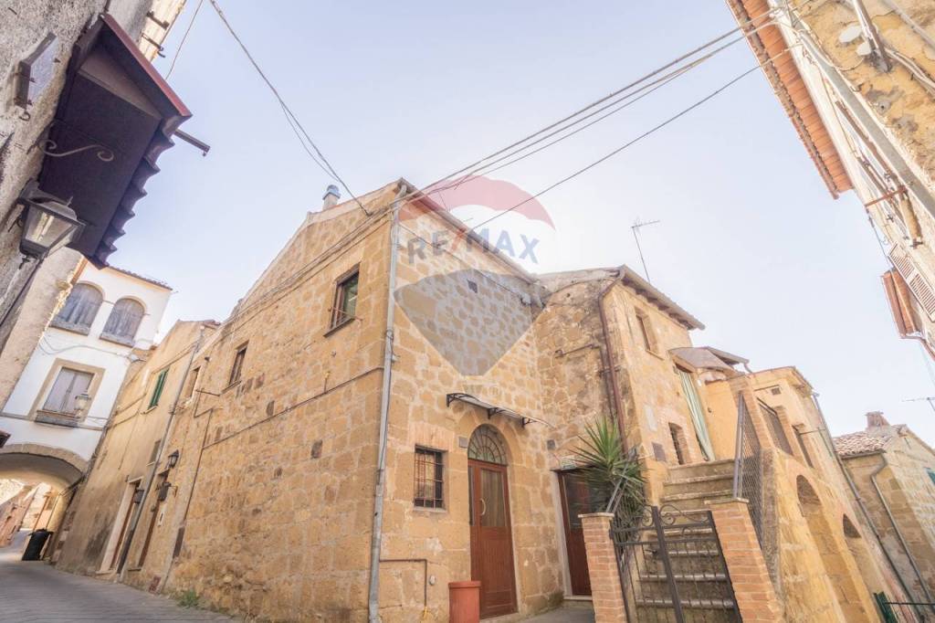 Appartamento in vendita a Ischia di Castro via Annibalcaro, 27