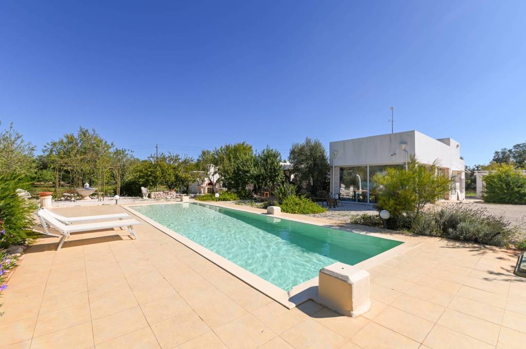 Casale in vendita a San Michele Salentino via Ettore Tagliaferro, 124