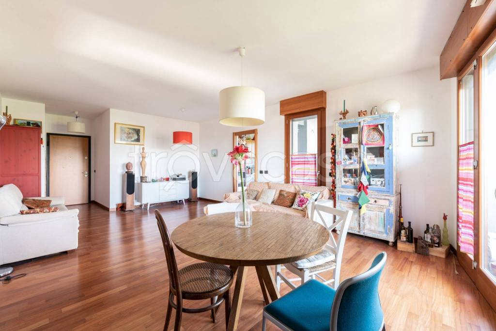 Attico in vendita a Casorate Primo via Giovanni Di Bella