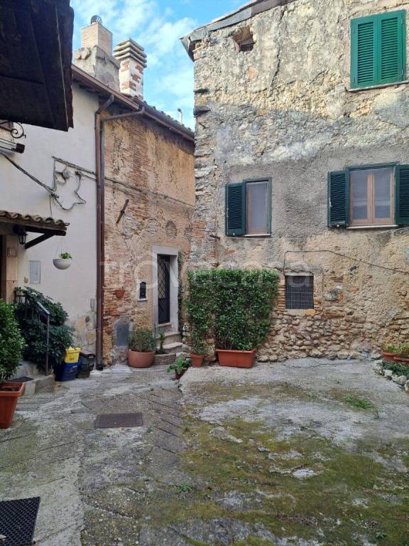 Appartamento in vendita a Poggio Nativo via Francesco Florido