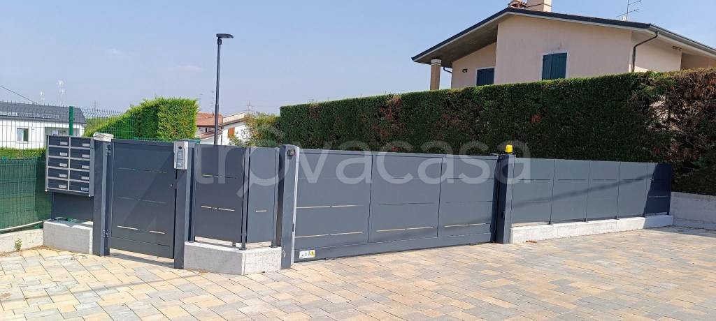 Villa Bifamiliare in vendita a Castelnuovo del Garda via Mantovana, 59