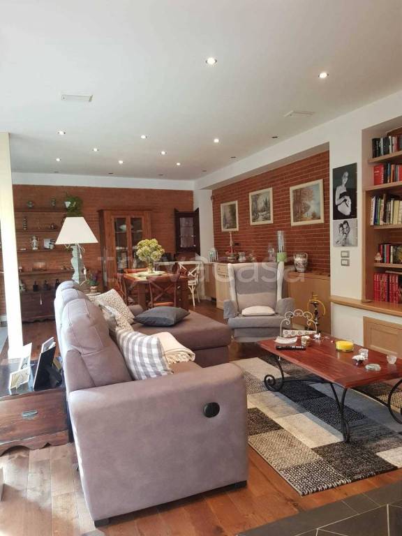 Casa Indipendente in vendita a Carrara
