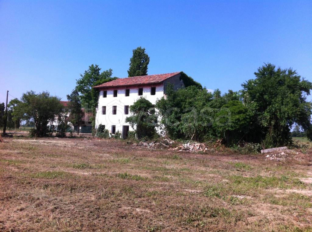 Rustico in vendita a Portogruaro via Giovanni Battista Piranesi
